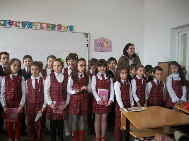 Despre educatie - reforma la firul ierbii: Uniforma în școli - lecții ...