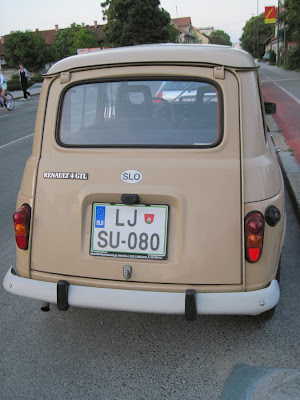 OLD PARKED CARS.: 1979 Renault 4 GTL.