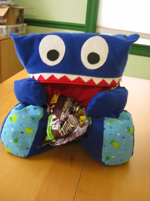 Handmade By Heather B: Feed me all day long - Sew Fearless Pajama Eaters