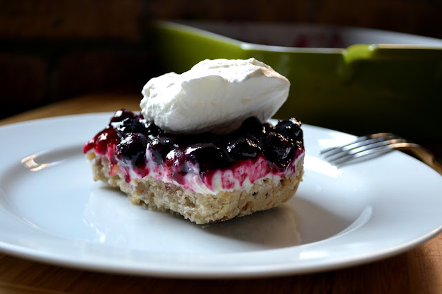 Hardly Housewives: Blueberry Cream Cheese Dessert