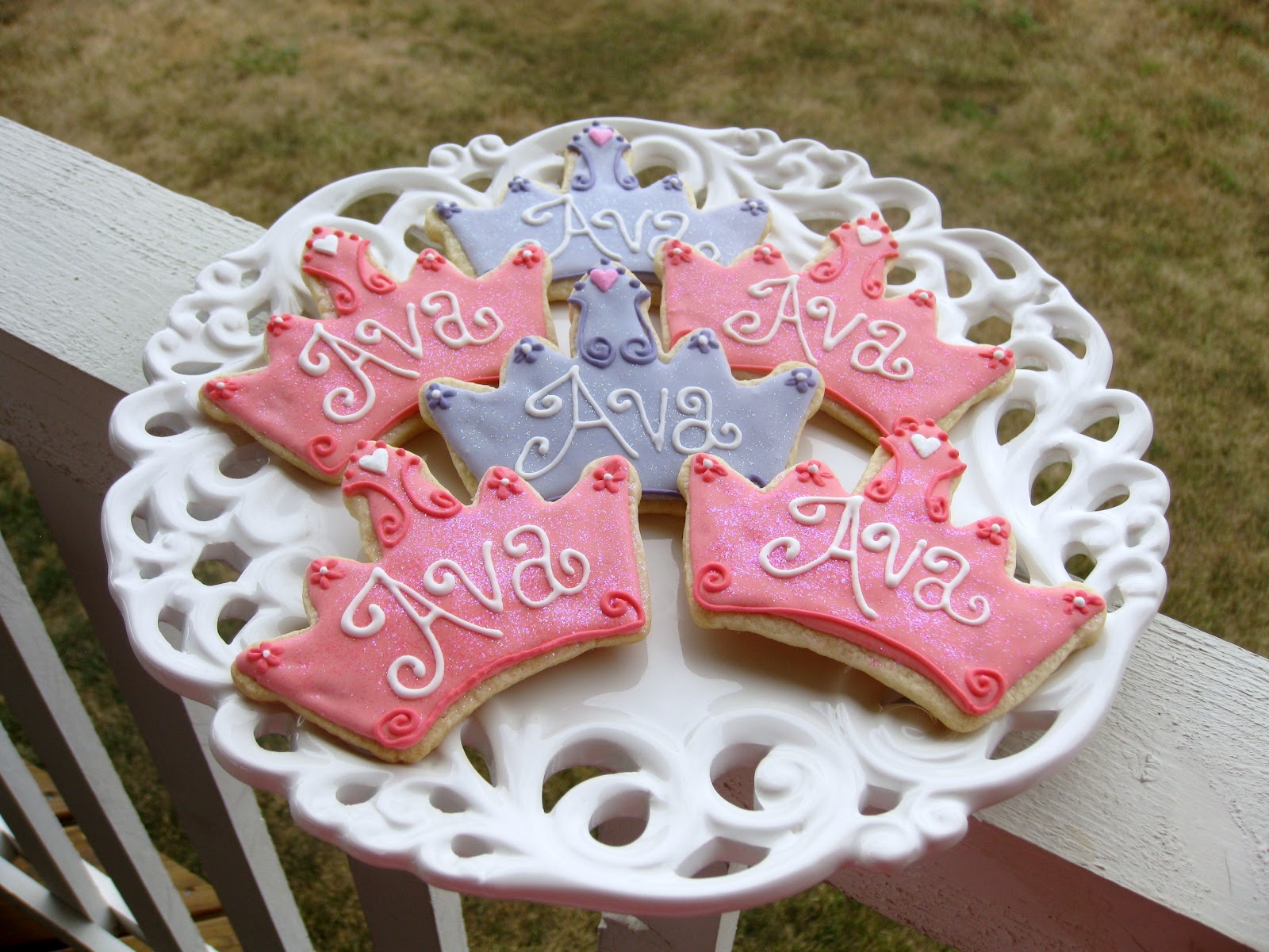 How to Decorate Princess Tiara Cookies | Birthday Girls Wikii