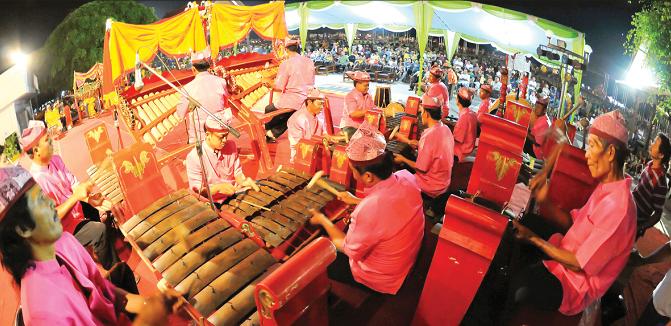 Mengenal Angklung sebagai Alat Musik Asli Indonesia Warisan Budaya yang ...