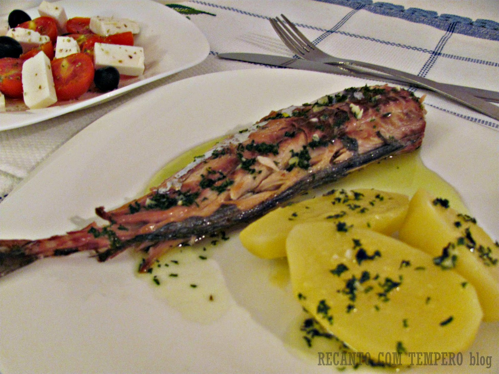 Carapau grelhado com molho de salsa