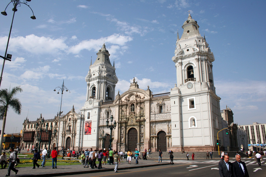 Guía de los mejores destinos turísticos del Perú/Guide to the best ...