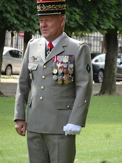 Ainsi va le monde !: Troisième année à la tête de la Légion pour le ...