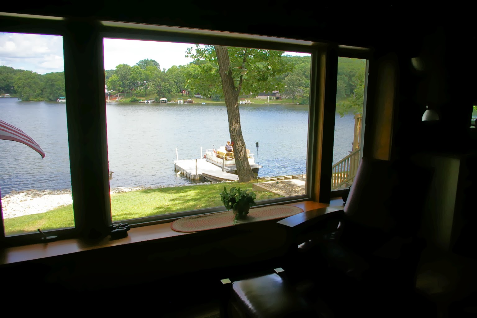 Spring Lake Cabin: Beautiful renovated lakefront cabin for sale $154,900
