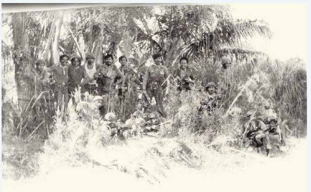 Rafeon-Blog-: foto detik-detik invasi INDONESIA ke Timor Leste tahun 1975