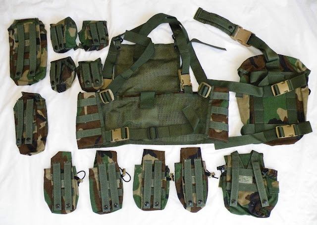 Webbingbabel: US Army Ranger Assault Carry Kit RACK Woodland