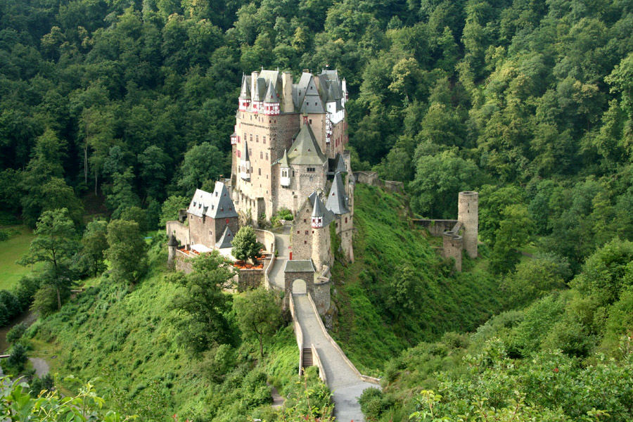 Amazing Places of the Earth: Burg eltz castle Germany