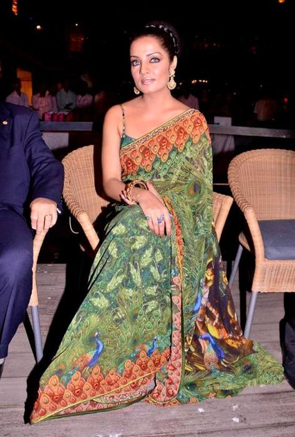 Indian Divas In Six-Yard Drape Photo Shoot