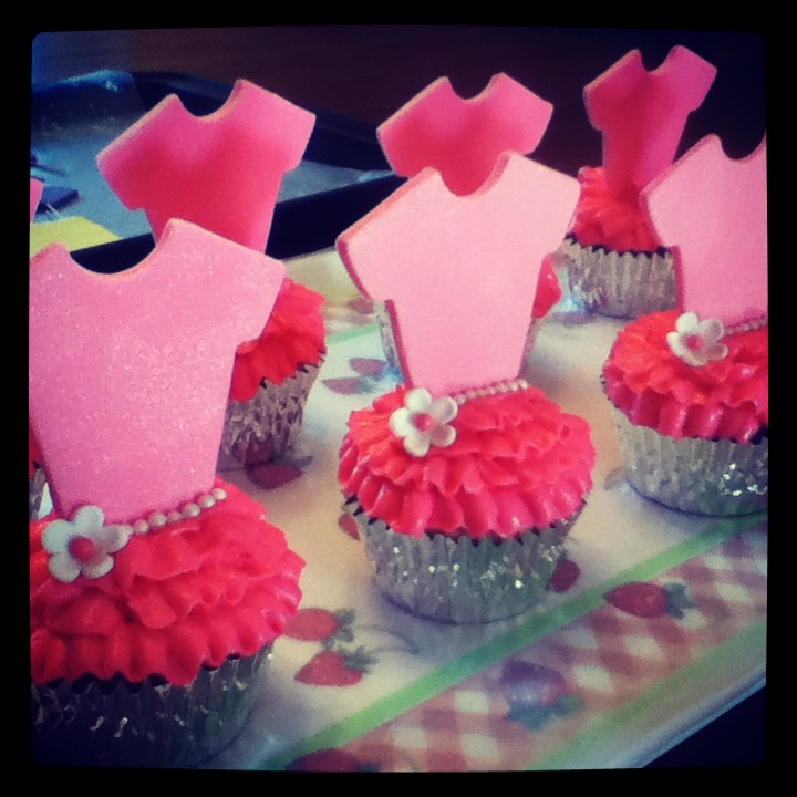 Bellissimo! Specialty Cakes: "First Birthday Tutu Cake & Cupcakes" - 3/13