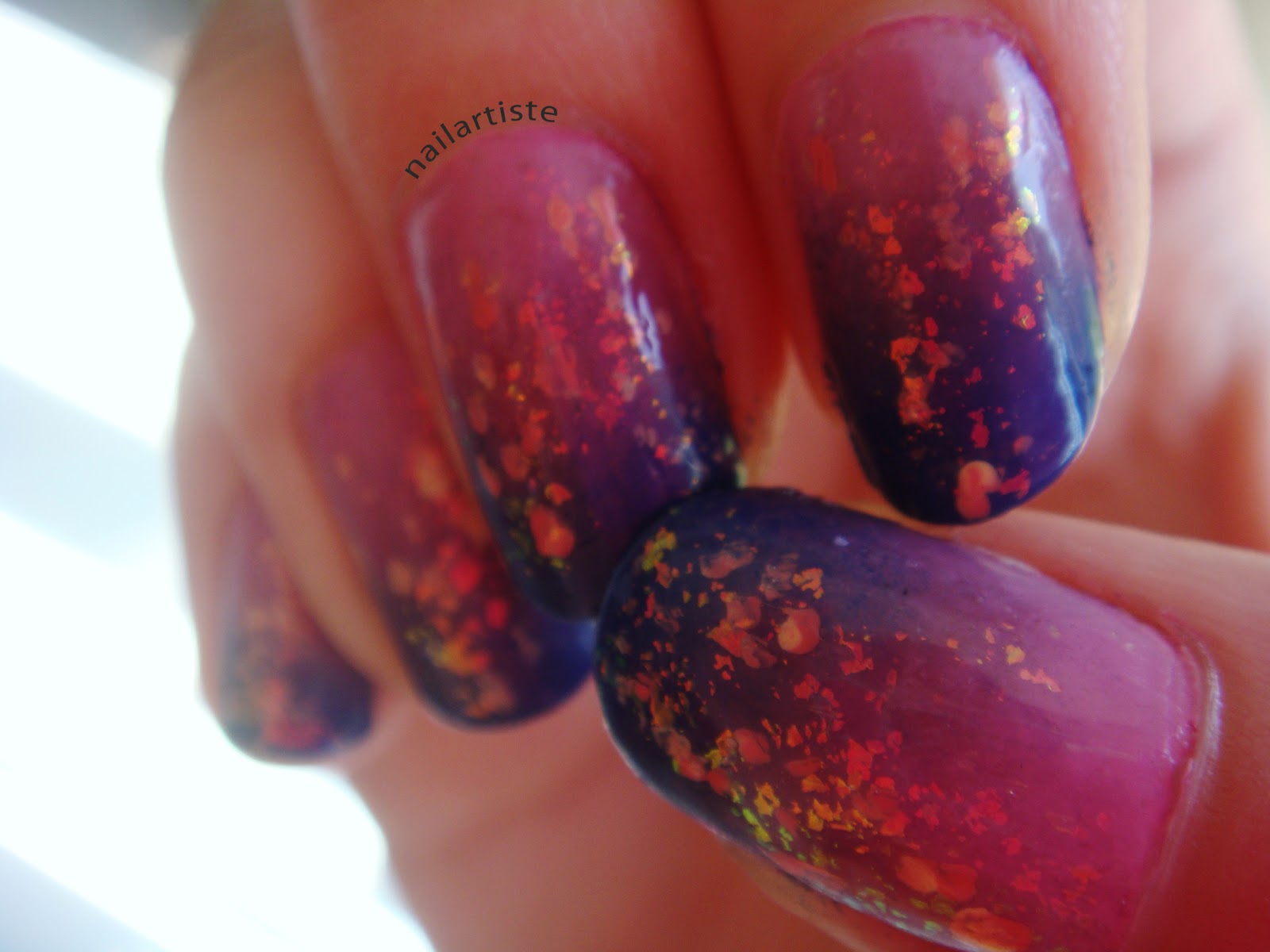 The Nail Artiste: Nail Art: Tangled - Floating Lights