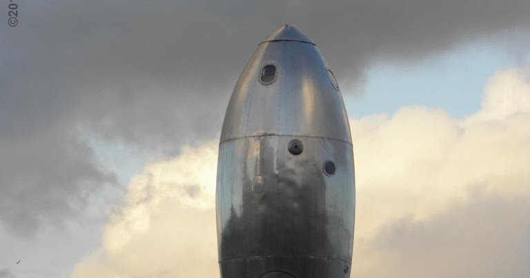 The Styrous® Viewfinder: Raygun Gothic Rocketship Blasts Off