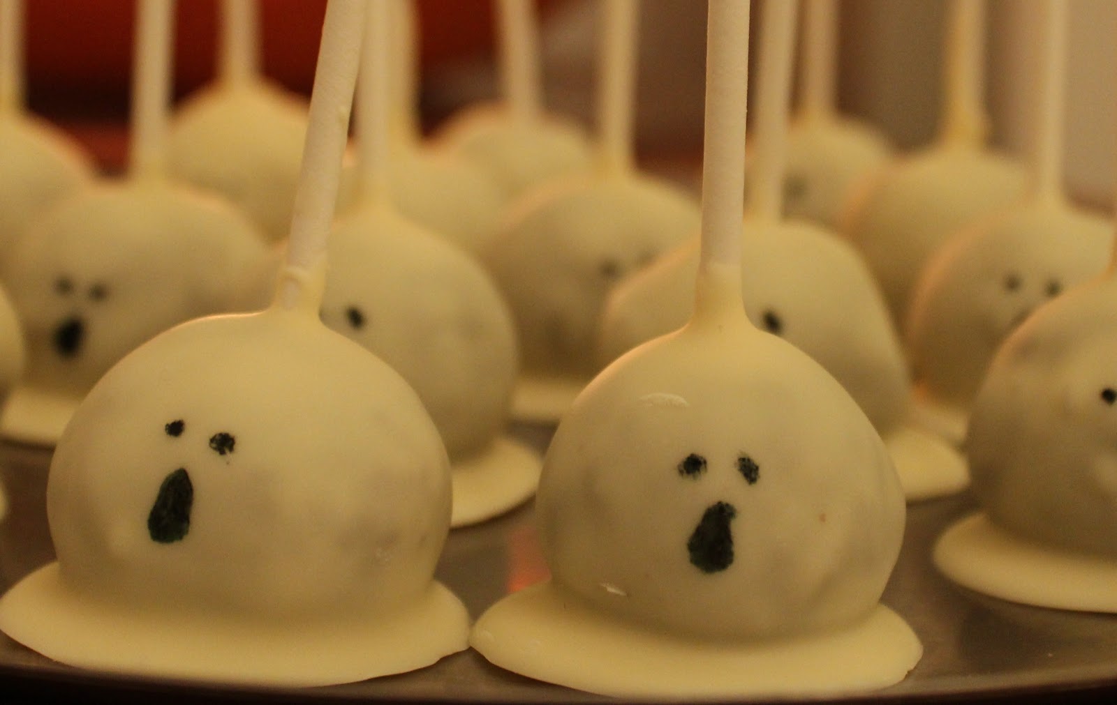 rocky road lily: Ghost cake pops & other Halloween must-haves!