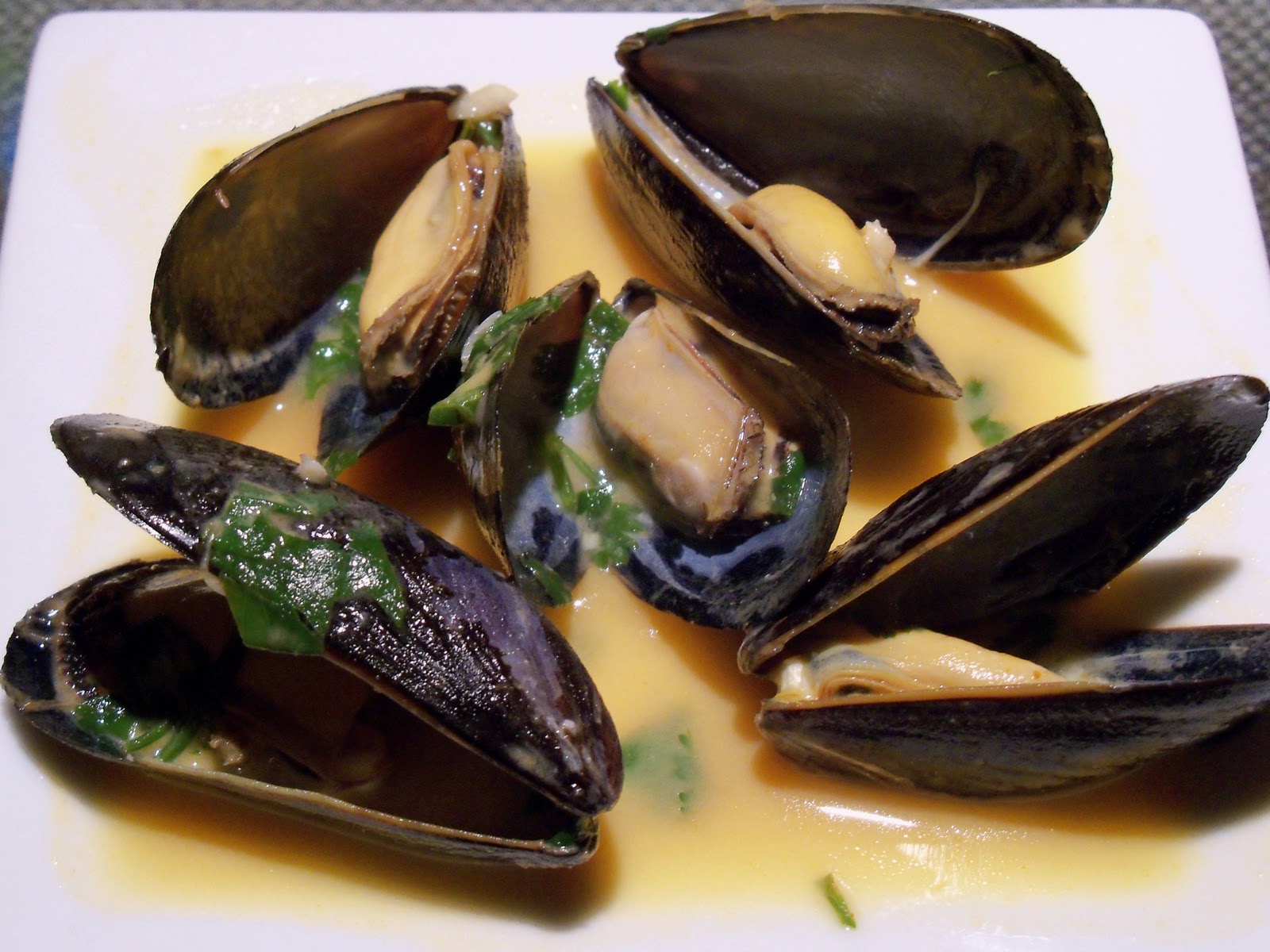Kellie's Kitchen: Thai Mussels