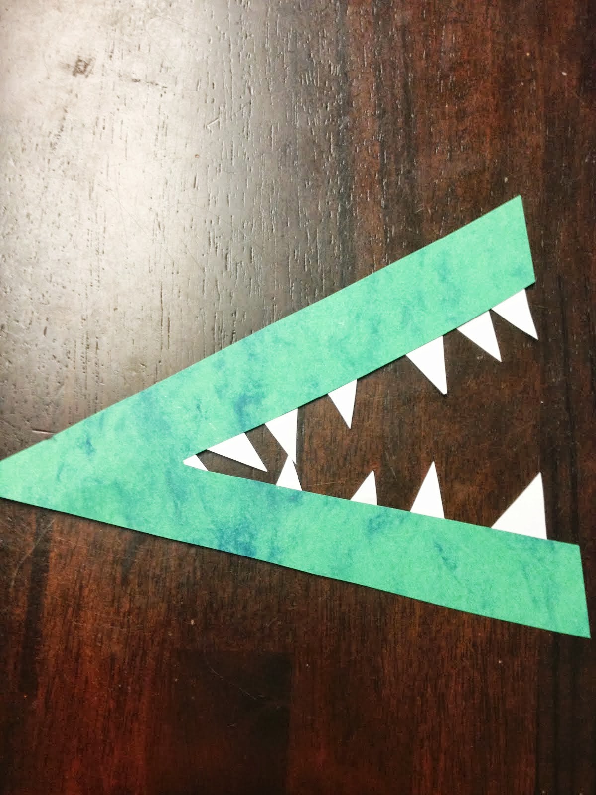 Mothering with Creativity: Hungry Alligator (Greater/Less Than Math)