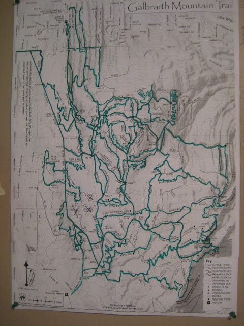 Galbraith Hiking: Galbraith Wall map - August 2nd edition