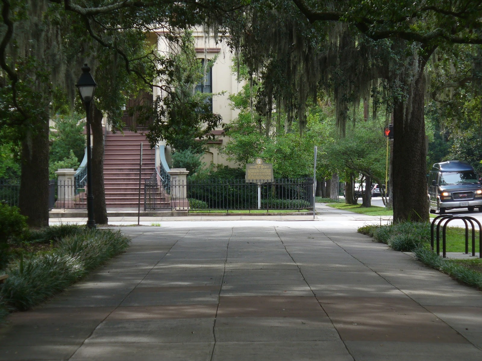 m e s s y b e d s t u d i o: road trip