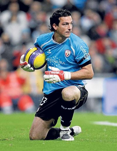 AL ROJO VIVO: SON LEYENDA, JULIÁN RETEGUI, CON ONCE TXAPELAS, EL ...