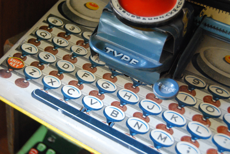 The Copycat Collector: COLLECTION #68: Vintage Toy Typewriters