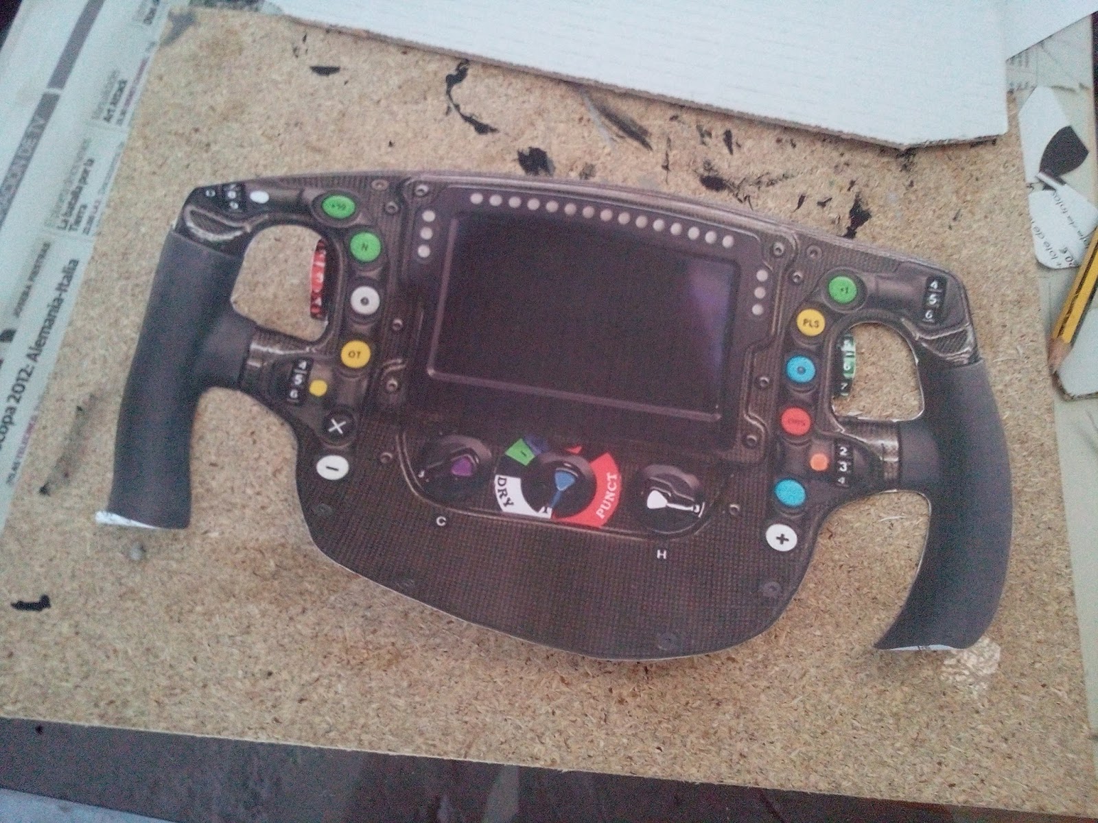 Samuel F1 : DIY Volante de Fórmula 1 con CARTÓN