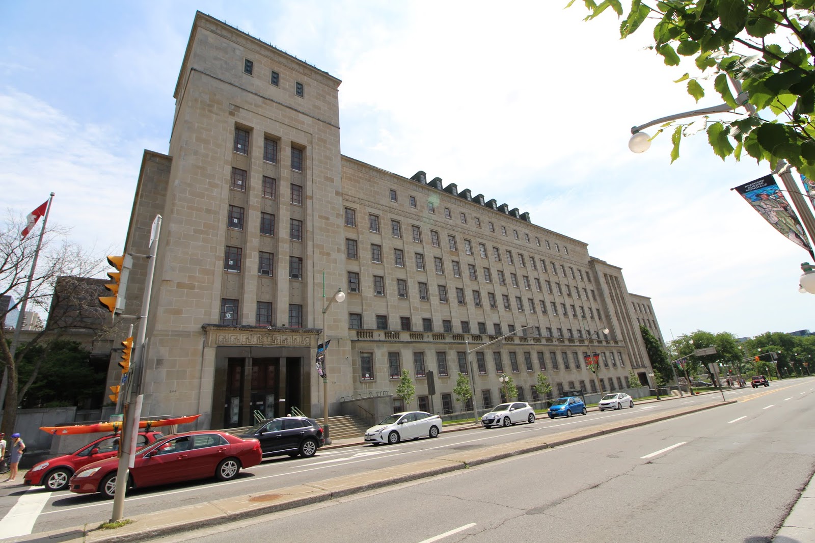Memorials in Ottawa: Veterans Memorial Buildings