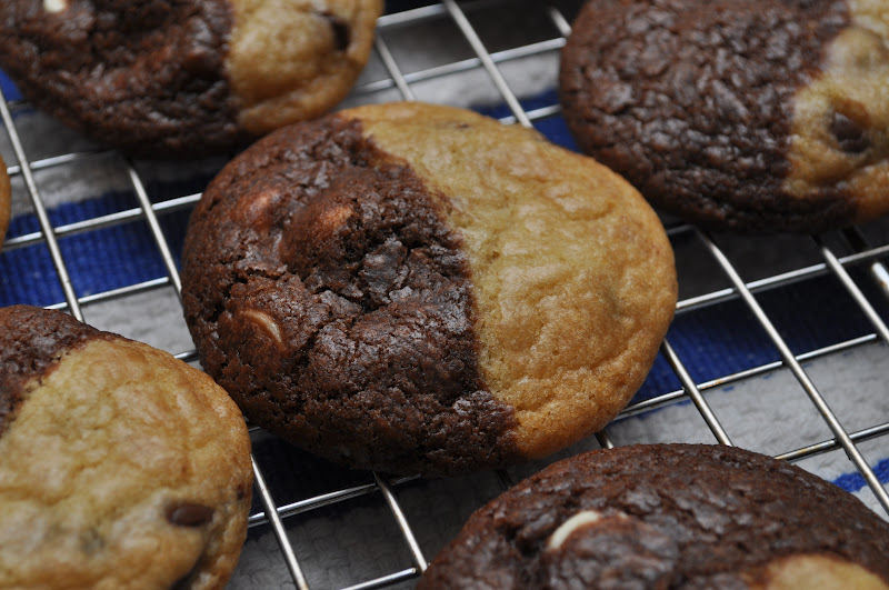 tease-spoon of sugar: Two Tone Chocolate Chip Cookies