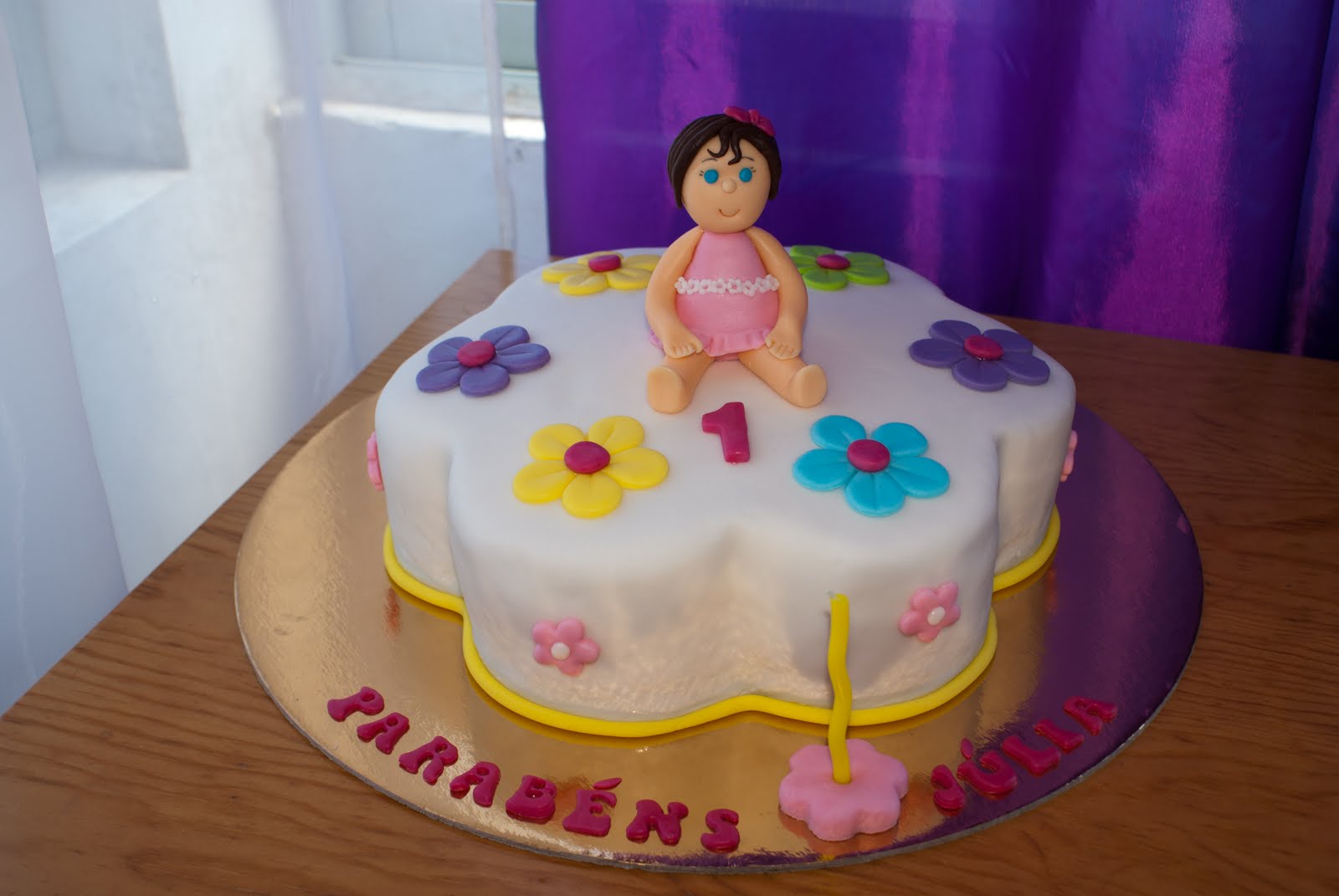 Nanda Adamopoulou - Cake Design : Bolo Flor com Menina