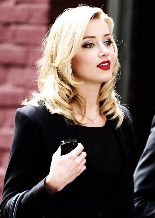 Amber Heard Instagram (14 Photos)