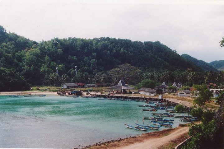 Indonesia Touristm: Beach Sadeng, The Estuary of Bengawan Solo River