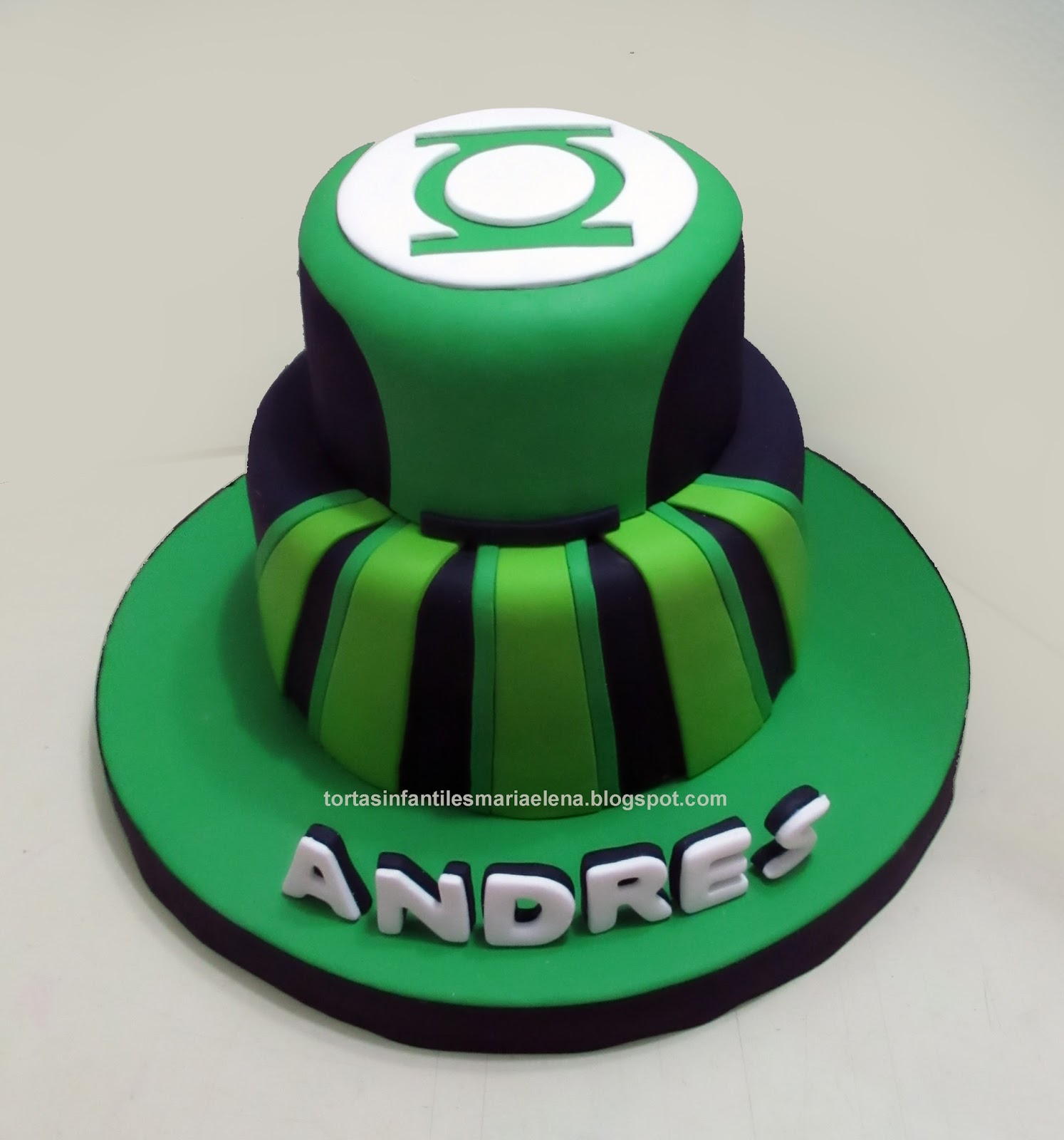 TORTAS INFANTILES MARÍA ELENA: TORTA LINTERNA VERDE