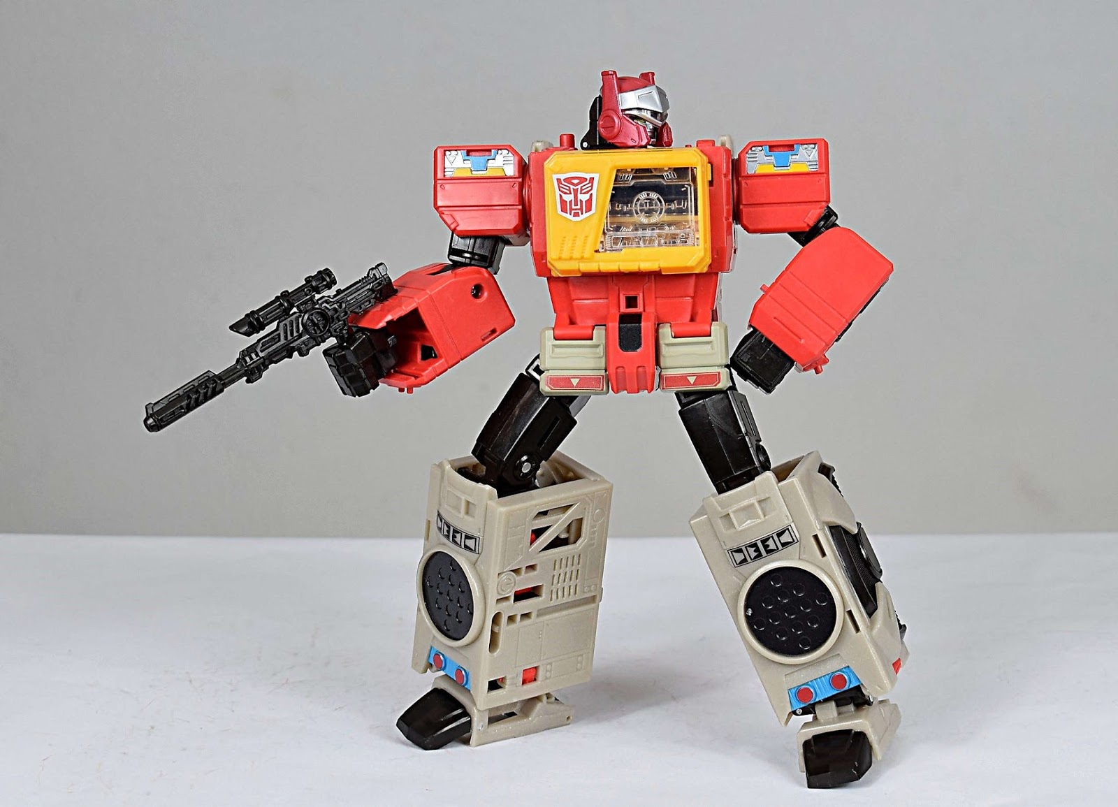 THE LORD OF THE ROBOTS: Twincast & Autobot Blaster - Hasbro Titans ...