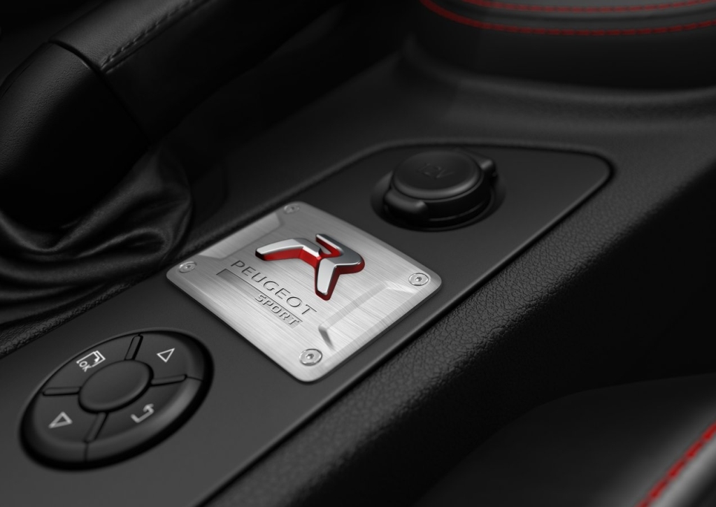 APRESENTAÇÃO: Peugeot RCZ R. 270 Cv de muita adrenalina - COCKPIT AUTOMÓVEL