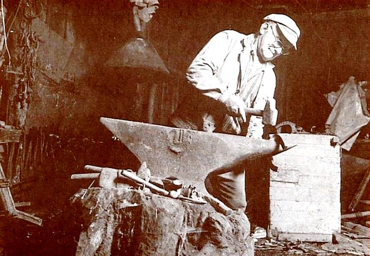 "S" obéit et "R" agit: Le blues du forgeron