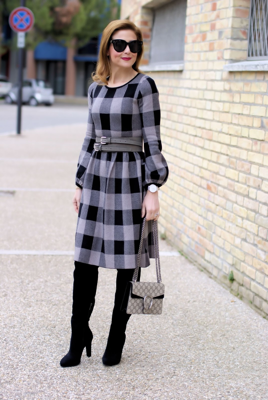 Winter dress outfit idea: knitted check and green faux fur | Fashion ...