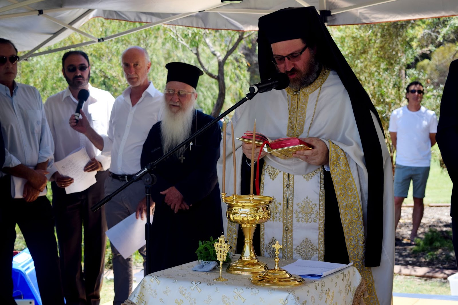 ΦΩΣ ΦΑΝΑΡΙΟΥ: ΤΑ ΘΕΟΦΑΝΕΙΑ ΣΤΗΝ ΠΟΛΗ ΠΕΡΘ ΤΗΣ ΔΥΤΙΚΗΣ ΑΥΣΤΡΑΛΙΑΣ