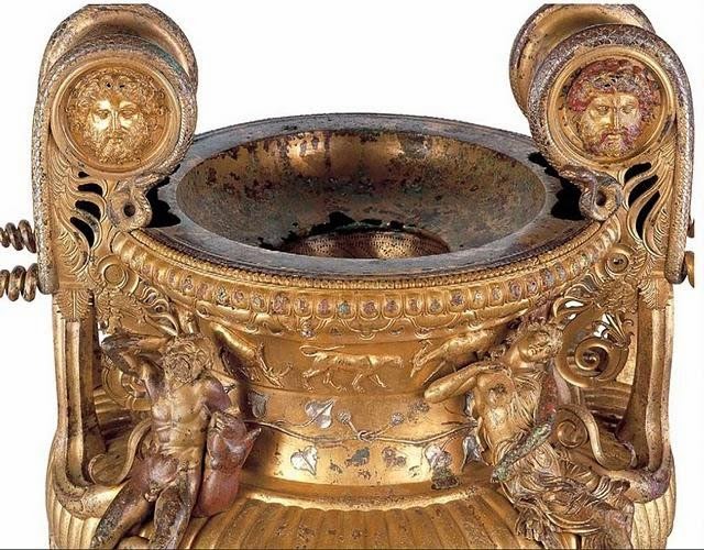 Ο ΕΚΠΛΗΚΤΙΚΟΣ ΚΡΑΤΗΡΑΣ ΤΟΥ ΔΕΡΒΕΝΙΟΥ