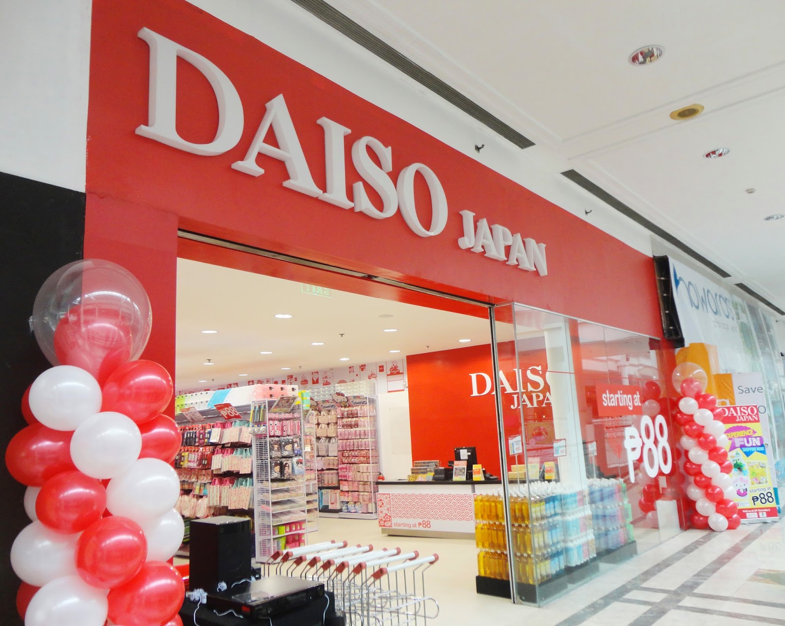 an attempt to remain sane in this insane world...: Daiso Japan Opens in Glorietta 3!