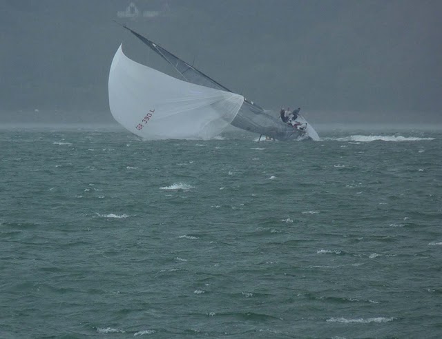 A Liquid Life: Ever Experienced a Chinese Gybe? This frightening ...