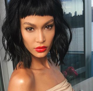 Moda devedesetih - hoće li se ravne šiške vratiti?? - Teen Queen