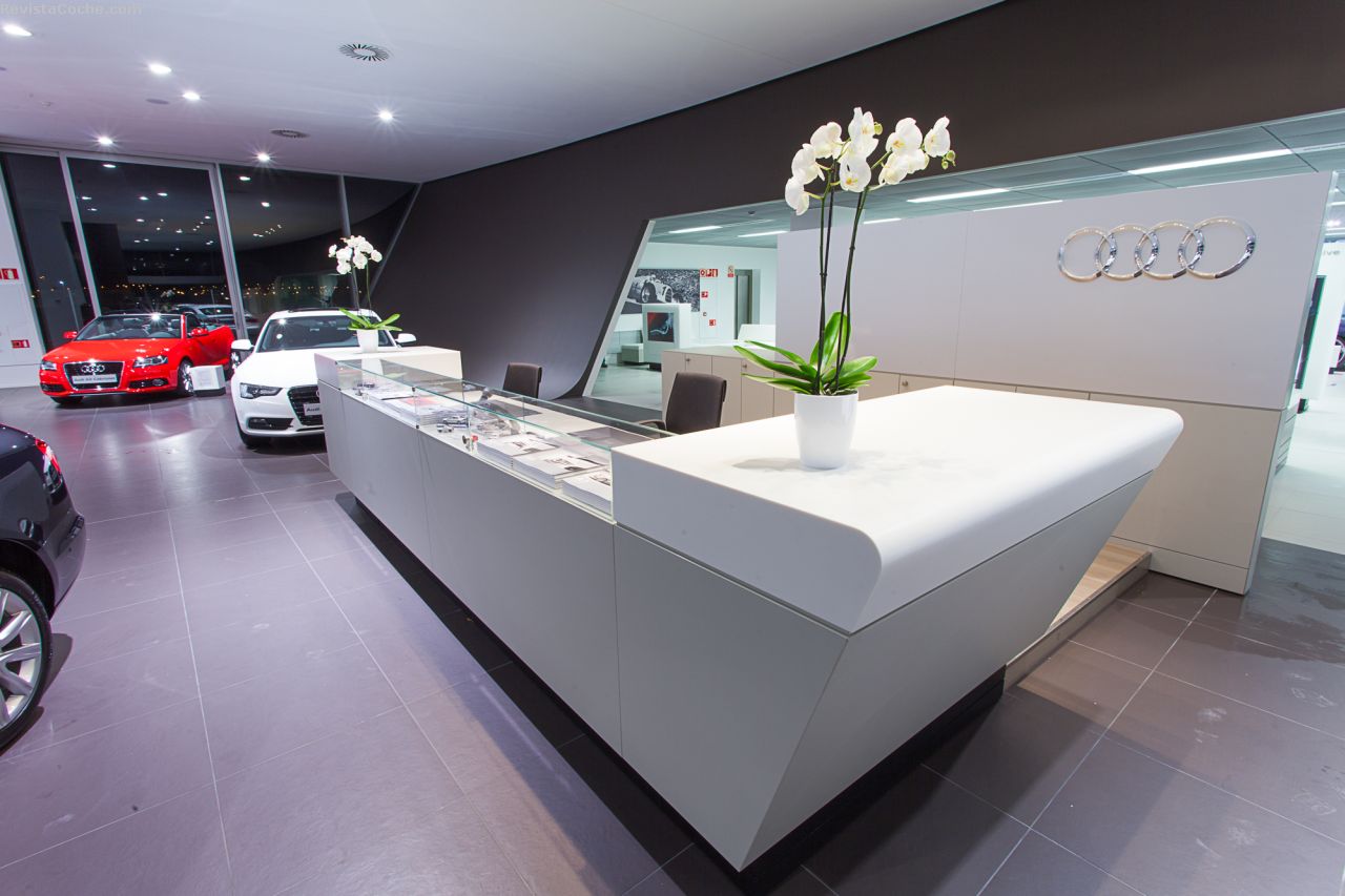 Revista Coche: Inauguración del cuarto "Audi Terminal" en España