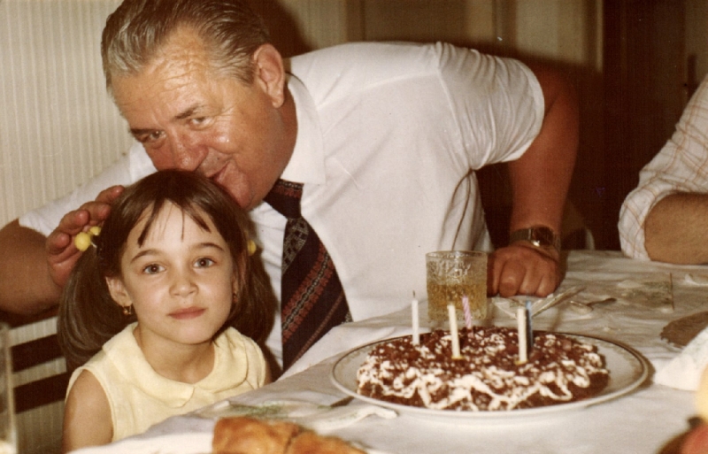 Mondenitati din lume adunate: Amintiri din copilaria Andreei Raicu