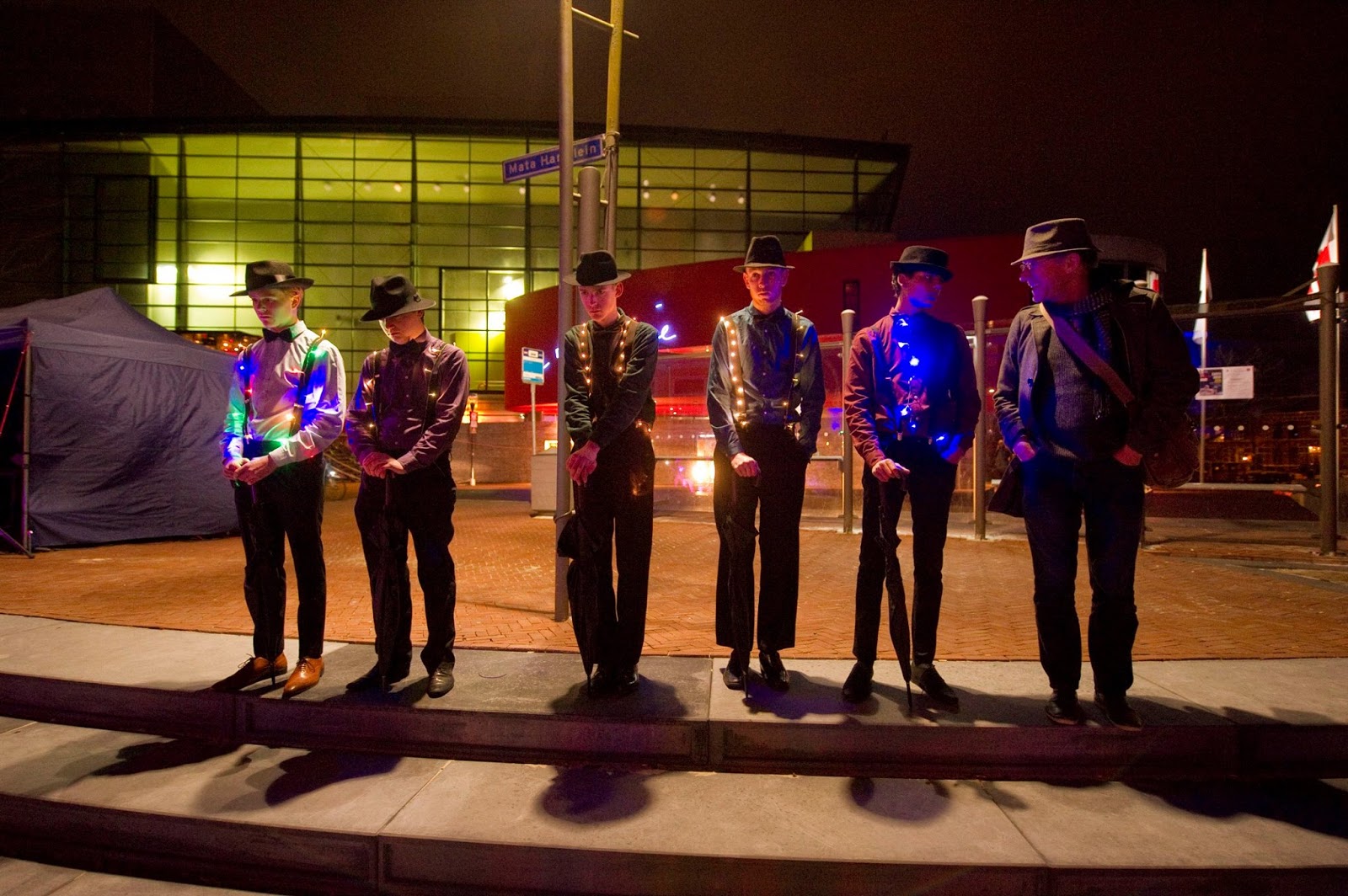 Bij het oude: Viddy well, little brother, viddy well