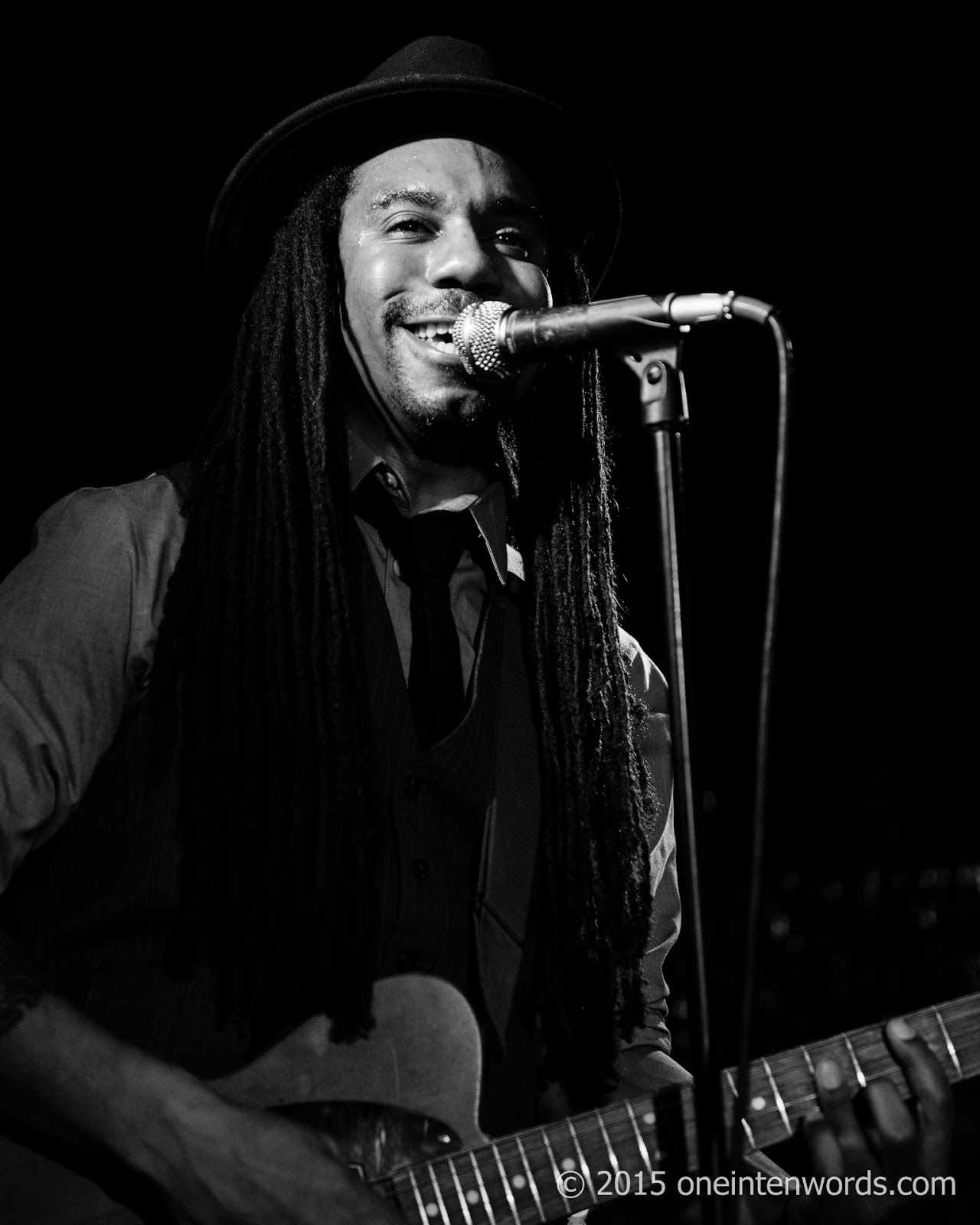 one in ten words: Julian Taylor Band at The Horseshoe - Concert Pictures