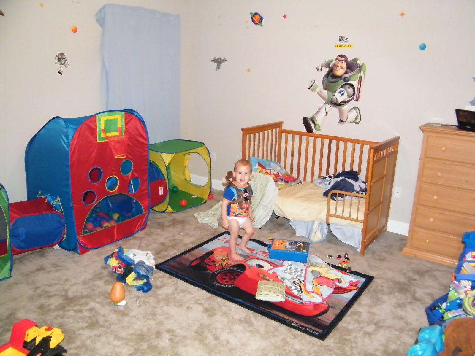 Everyday thoughts about the Henry's: Alex's Room