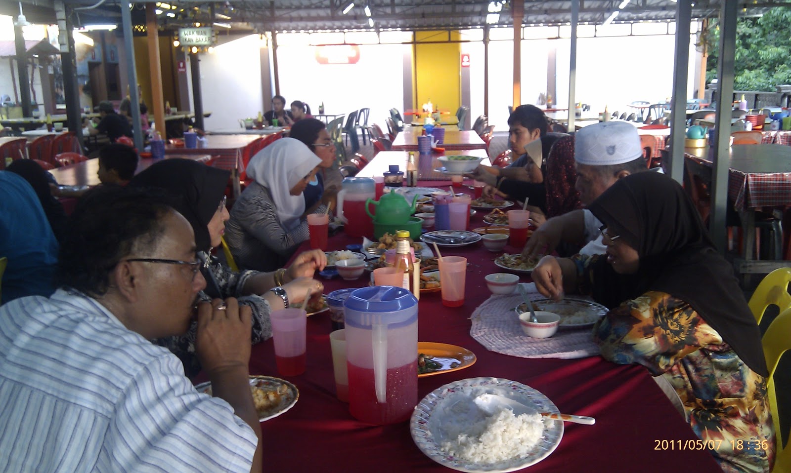 Ahlan Wassahlan....Ya Marhaban.....: Bersantai di Sabak Awor Muar