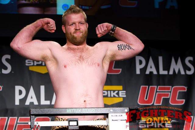 Convertido ao evangelho, Justin Wren ex-lutador de UFC abandona ...