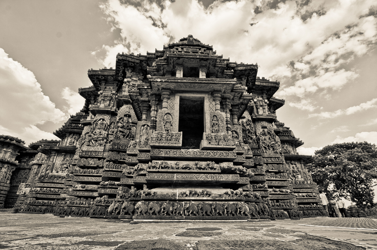 Unknown Ancient Historical Tourist Destinations in India: Halebidu ...