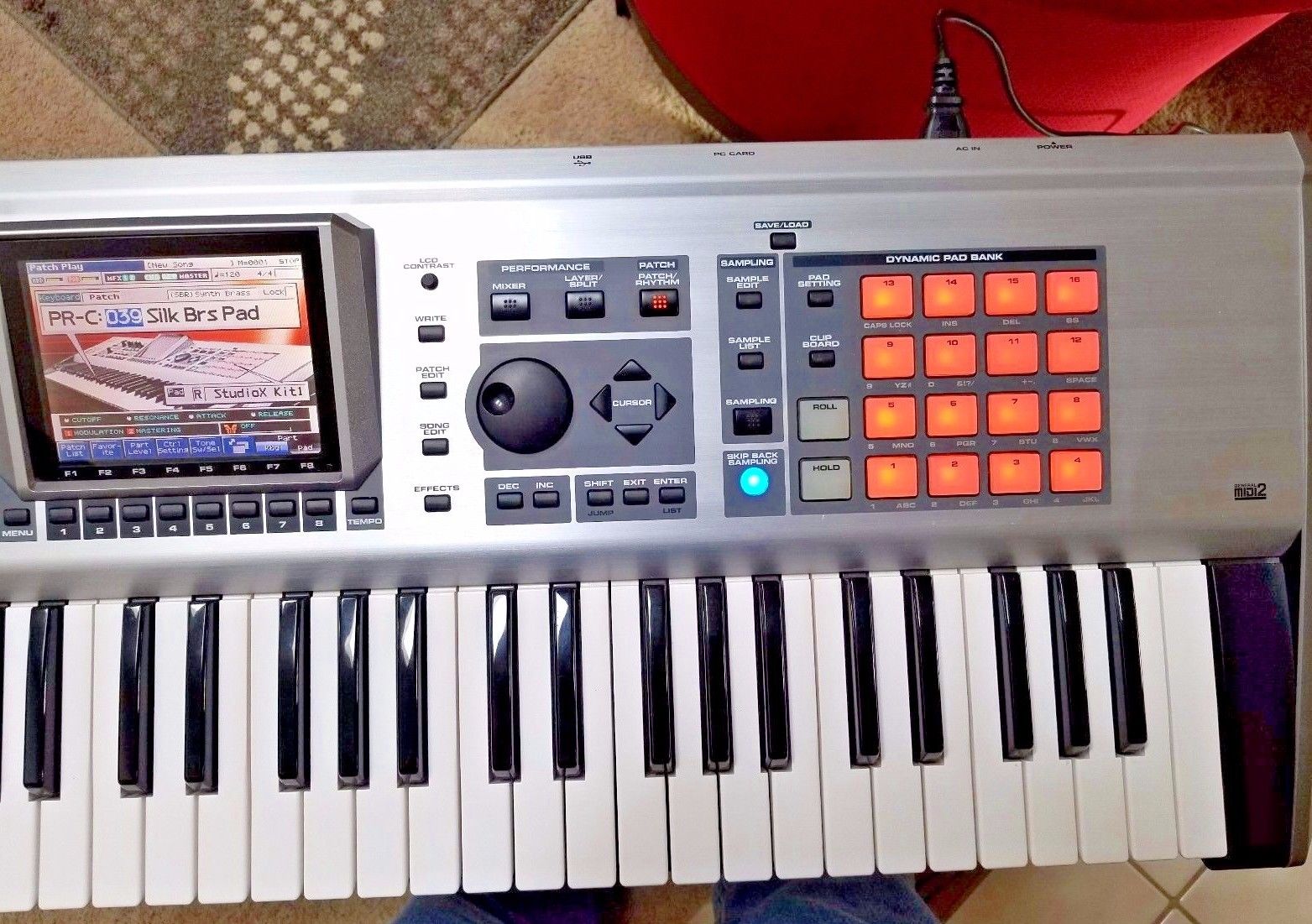 Roland Fantom X6