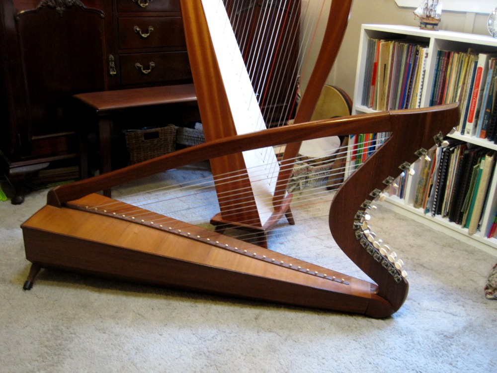 A Woman of Notes: Two Harps